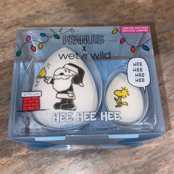 wet n wild | Makeup | New Peanuts Makeup Sponge Set | Poshmark